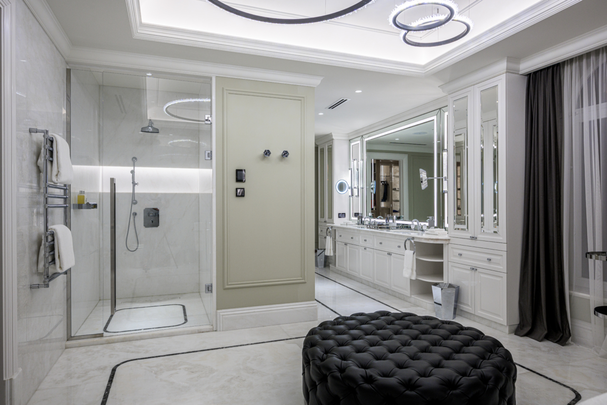 Luxury Bathroom As Art Manooi Crystal Chandeliers