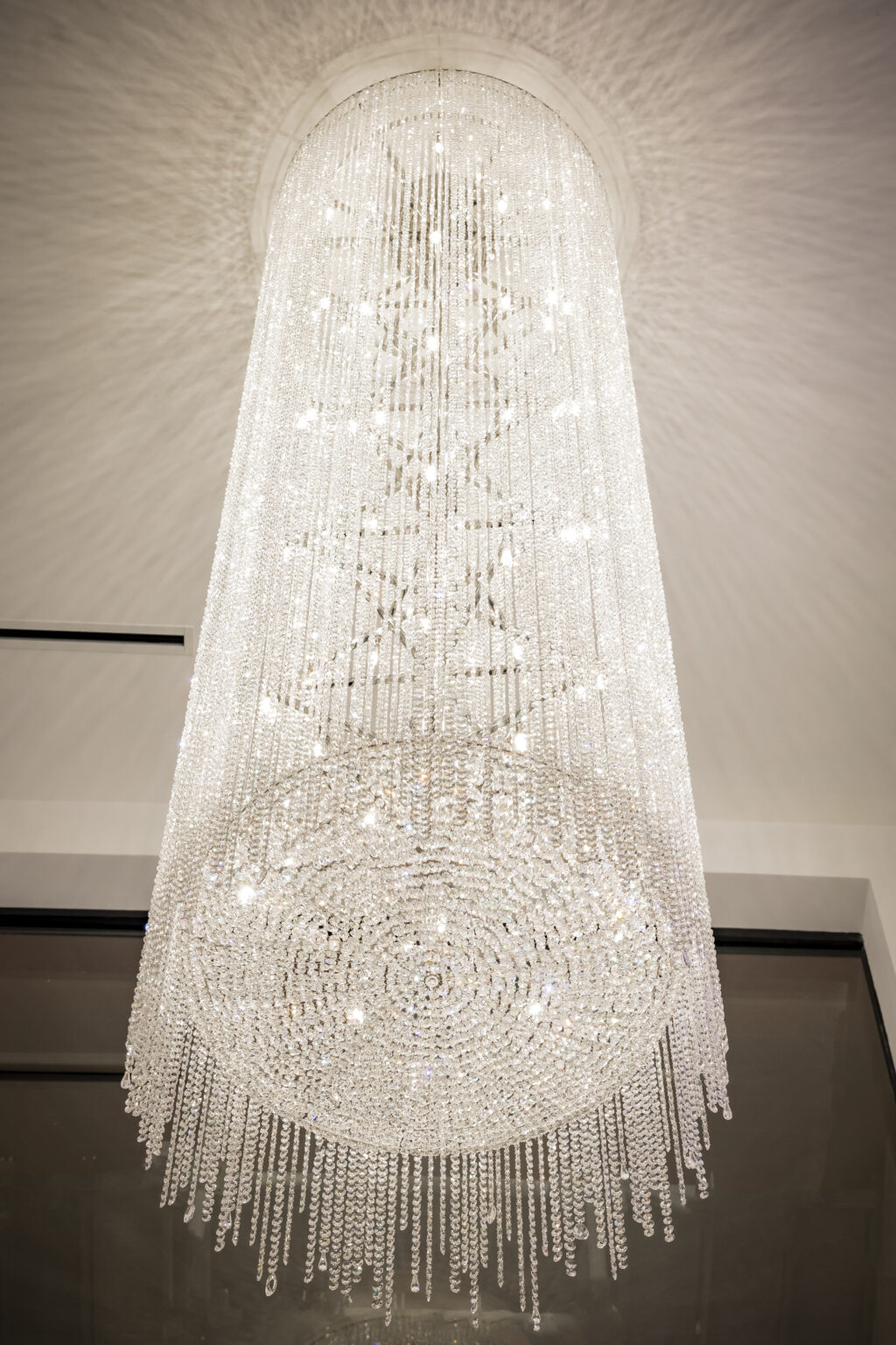 Manooi Crystal Chandeliers Illuminate a Five-Star Residence | Manooi ...