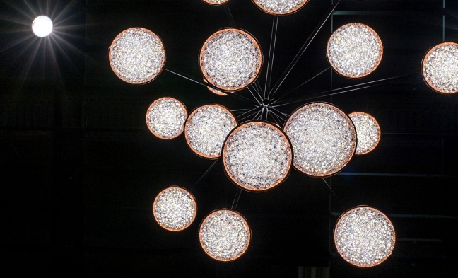 Modern-yet-elegant ORIGO | Manooi Crystal Chandeliers